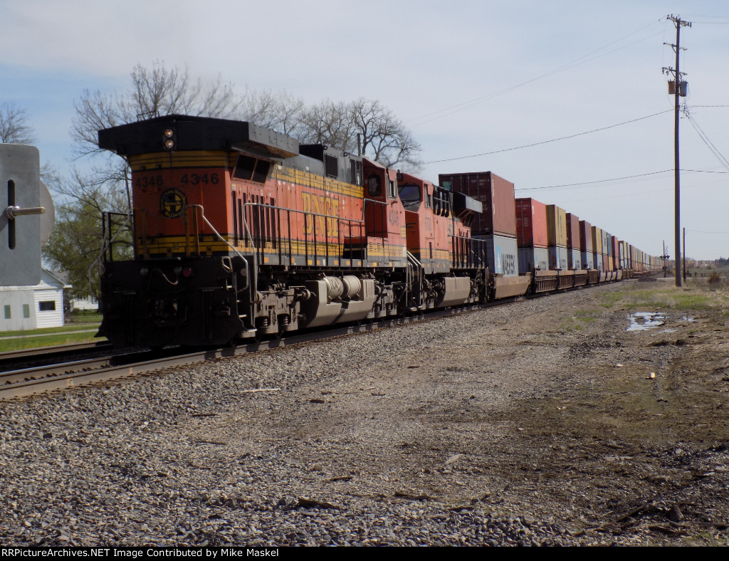 BNSF 6700